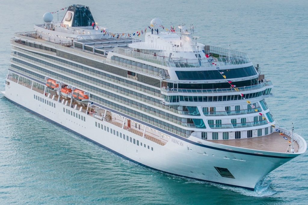 Diamond Princess Captain Unexpectedly Dies During Cruise Sailing ...